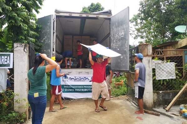 片山鉄建様から提供頂いたトタン板が届きました！｜国際協力NGOジャパン・プラットフォーム（JPF）